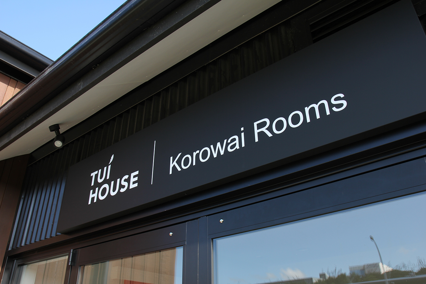 Tui House - DallowBoss